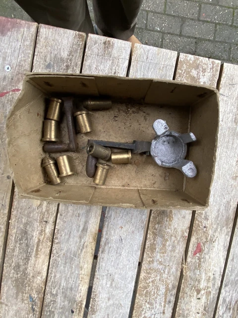 TRACTION ENGINE MANZEL OIL PUMP PARTS & 3/8 pipe end brass fittings £7. ...