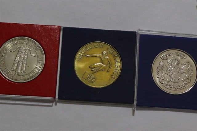 🧭 🇬🇧 UK Gb 1977 3 Cased Medals Triple Crowns/Queen Mother & Moscow ...