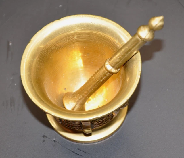 MORTIER ET PILON en bronze massif à décors de visages EUR 40,00 ...
