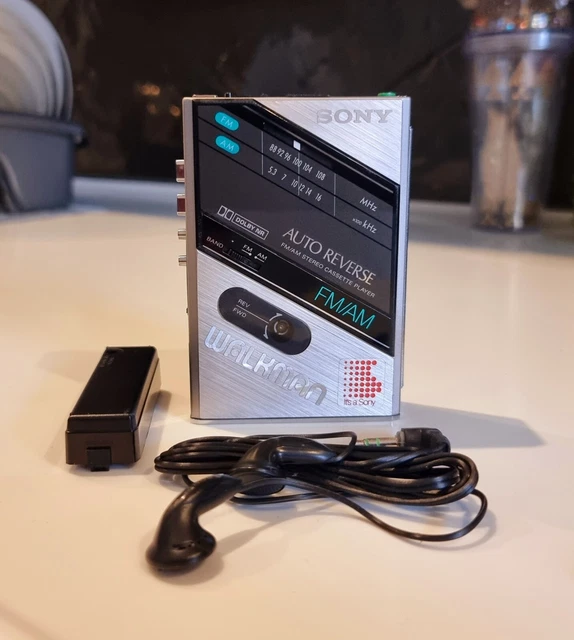 CASSETTA AM/FM RADIO estremamente rara Sony Walkman WM-F100 ottime ...