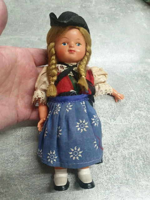 VINTAGE DANCING DOLLS in Traditional Dress Wind-up, Clockwork Needs Tlc to Arm £14.99 - PicClick UK