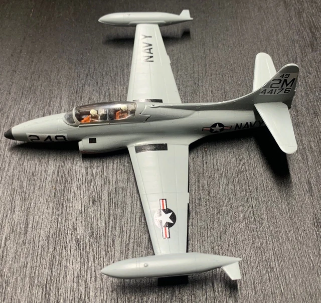 LOCKHEED P-80 SHOOTING Star, 1/72 scale - built & finished for display ...
