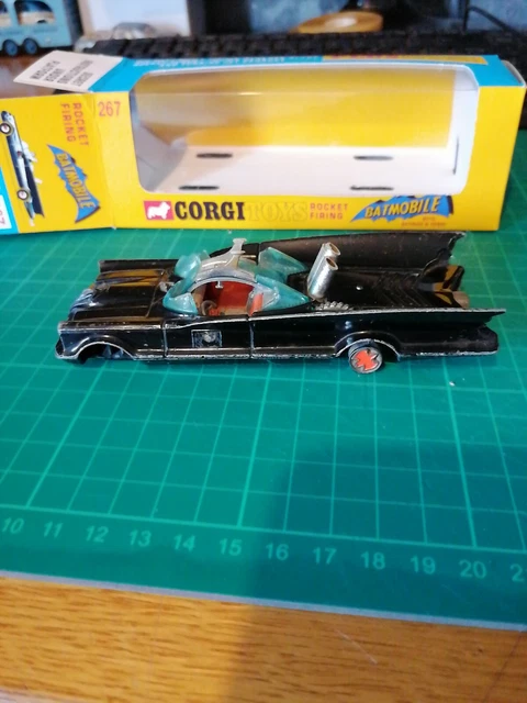 BATMAN-CORGI 267 BATMOBILE 1960's - RED BAT HUBS - 1st ISSUE £26.99 ...