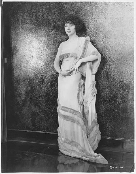 ACTRESS MAE BUSCH In Fur Trimmed Evening Gown 1920 OLD MOVIE PHOTO $9. ...
