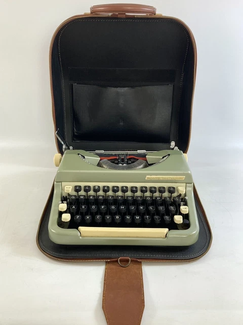 VINTAGE IMPERIAL GOOD Companion Model 6T Portable Typewriter in Case ...