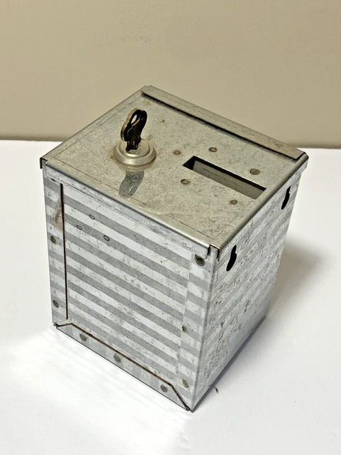 VINTAGE COIN BOX Chicago Lock Co Coin Operated Machine Penny Arcade ...