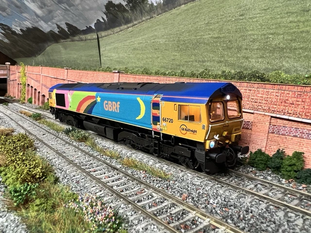 BACHMANN CLASS 66 GBRf Rainbow Livery. DCC Fitted Limited Edition 66720 ...