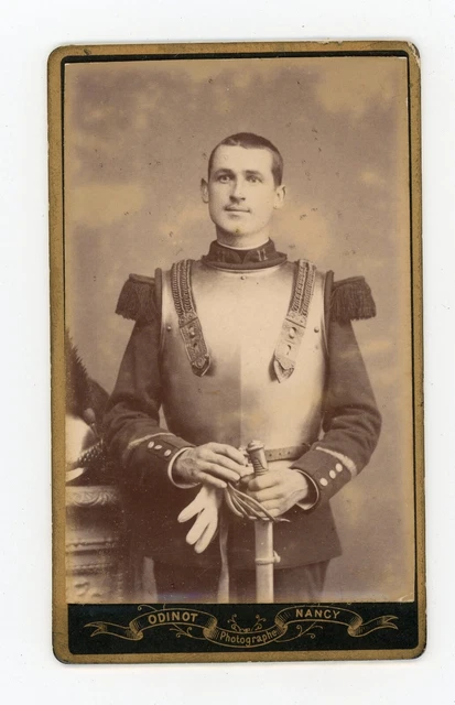 PHOTO CDV C.1900 vintage . un soldat gradé pose . Odinot NANCY . 11 col ...