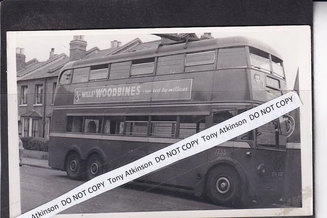 LONDON TRANSPORT - K2 Type Trolley Bus - No. 1233 @ Tramway Ave - Photo ...