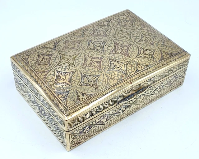 ANTIQUE INDIAN BRASS engraved cigarette box with wooden inner - Lovely ...