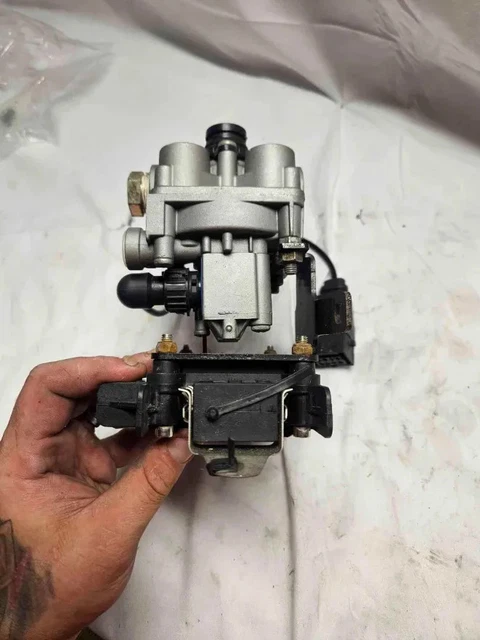 TRAILER TCS MODULATOR Valve Assy Electronic Control Unit ECU ABS ...