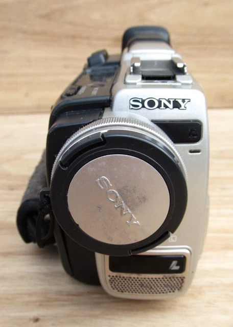 VIDEOCAMERA HANDYCAM VINTAGE Sony Mini DV DCR-TRV9E nuova batteria 6600 ...