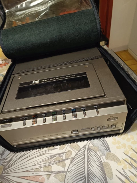 TRÈS RARE MAGNÉTOSCOPE portable de marque hitachi vintage EUR 180,00 ...