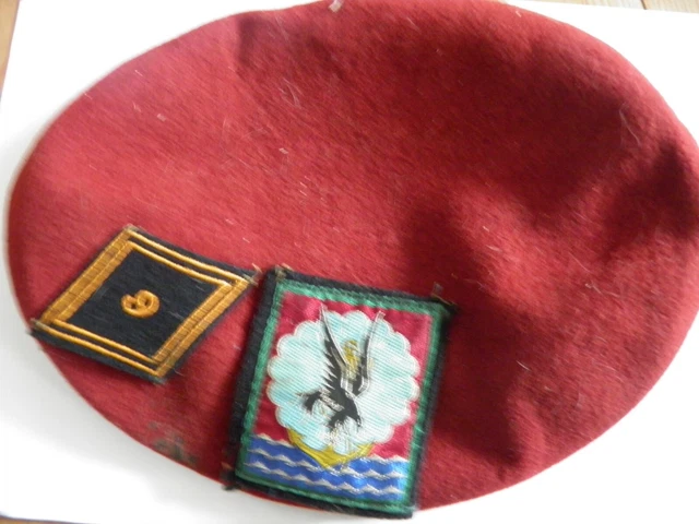 BÉRETS PARACHUTISTE GUERRE Algérie+insignes EUR 10,50 - PicClick FR