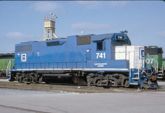 EMD 741 GP38-2, Chicago, Il, 11/92; Kodachrome Original EUR 4,30 - PicClick FR