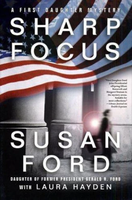 SHARP ENFOQUE: UN Primero Daughter Misterio Tapa Dura Susan, Hayden ...