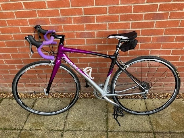 WOMENS GIANT AVAIL Alliance Road Bike Pink/Silver/Black Shimano 105 ex ...