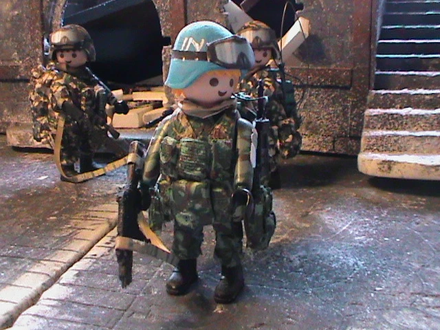 PLAYMOBIL CUSTOM SOLDAT Espagnol (PROFOR)(ONU) (BALKANS-1992) REF-0014 ...