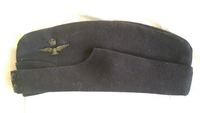 AUSTRALIAN WW2 RAAF Officers side cap with badge. 1943. Close to mint ...