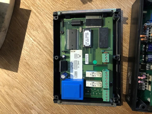 GRUNDFOS CONTROL PANEL PMU 2000 & PFU 2000 4 pump Danfoss VLT 600 ...