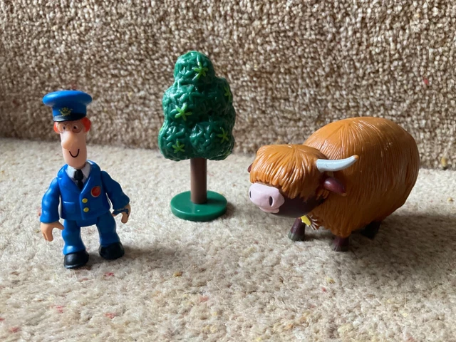 POSTMAN PAT DAISY The Runaway Cow with Postman Pat + Tree Figures £9.99 ...