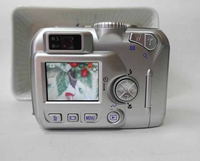NIKON COOLPIX 3100 Silver Compact Digital Camera Excellent Condition ...