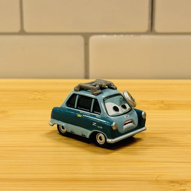 DISNEY PIXAR CARS 2 - PROFESSOR Z - pressofuso scala 1:55 EUR 15,35 ...