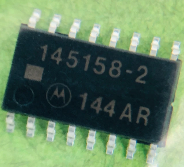 MC145158 -2 PLL SYNTHESIZER Motorola Serial-Input Dual-Modulus Divider ...