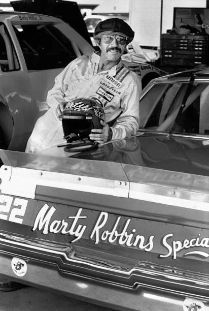 COUNTRY MUSIC SINGER & Nascar Driver Marty Robbins Relaxes 1982 PHOTO 5 ...