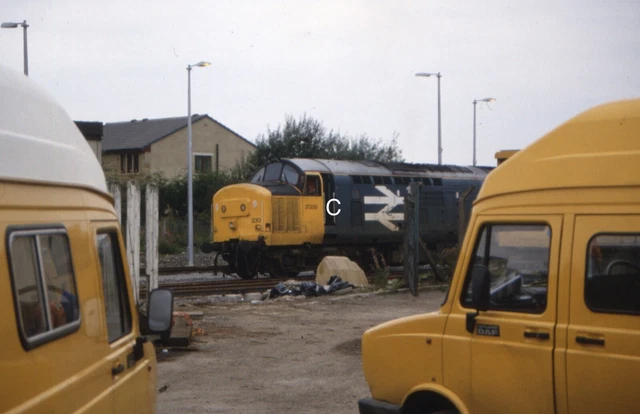 ORIGINAL 35MM BRITISH Railway B.r Slide - 37330 At Skipton 18/09/1994 £ ...