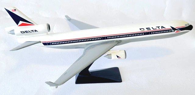 MCDONNELL DOUGLAS MD-11 Delta Airlines 1990s Collectors Model Scale 1: ...