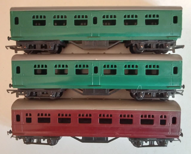 TRIANG R230 X1, R231 x2 Primary Series coaches £17.99 - PicClick UK