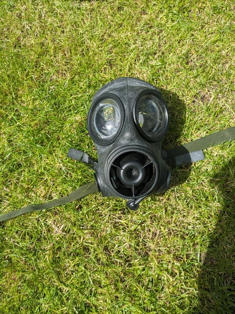 BRITISH ARMY AVON S10 Respirator 2009 Size 3 Plus Bag And Filter Etc £ ...