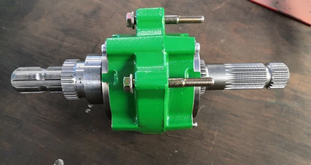 JOHN DEERE ZAPFWELLENGETRIEBE Zapfwelle PTO Dual Speed RE272736 8R NEU ...