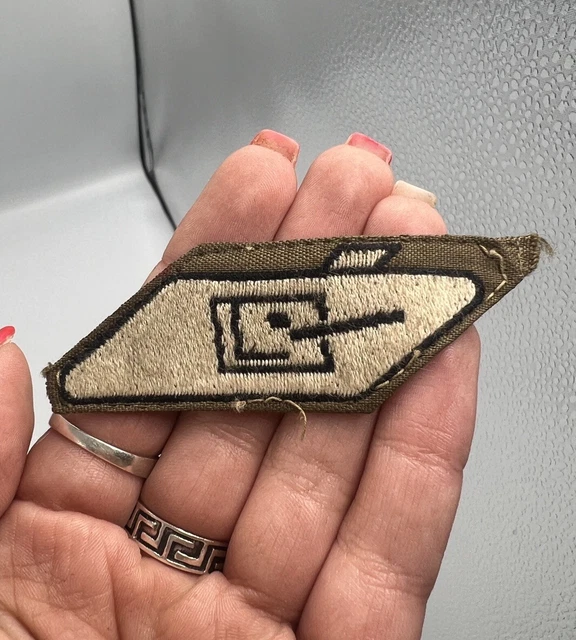 GENUINE WW2 TANK Crewman Cloth Arm Badge Armoured Corps Tank Regiment £ ...