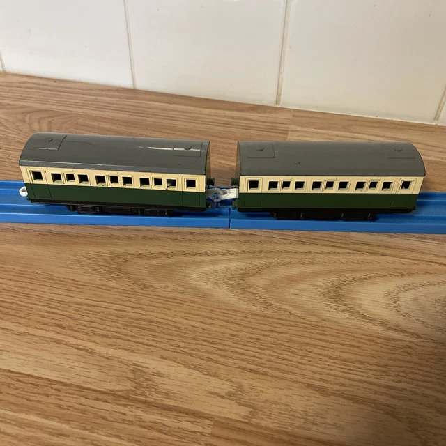 THOMAS THE TANK Engine Tomy Trackmaster Gordon Green Express Coach ...