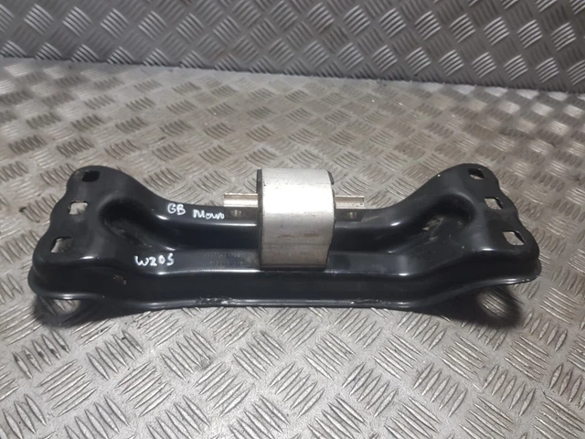 MERCEDES C CLASS Estate W205 Gearbox Mount A2052401702 £15.99 - PicClick UK