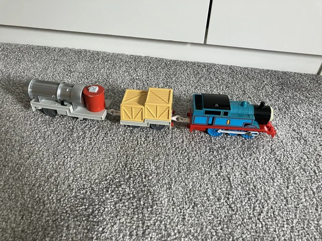 TOMY THOMAS & Jet Engine Trackmaster Motorised Battery Train Thomas ...