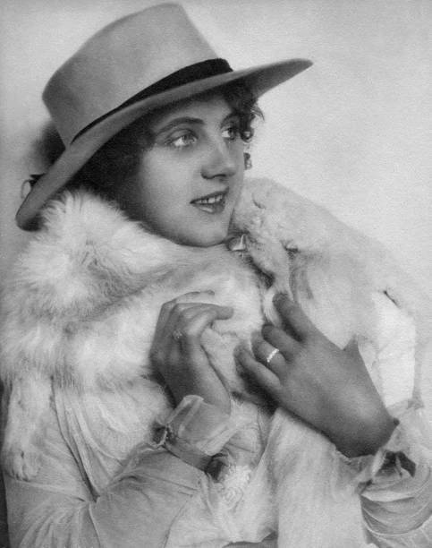 OSWALDA OSSI ACTRESS Germany nee Oswalda Staeglich 1921 Old Photo 1 $9. ...