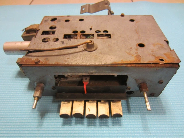 RADIO AUTO STUDEBAKER 1960 Hawk Delco AM 12-volt AC 2978 push button ...