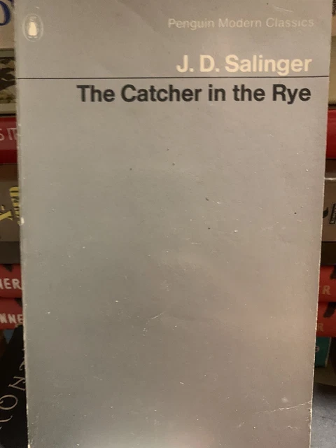 THE CATCHER IN the Rye J D Salinger Penguin Modern Classics paperback ...