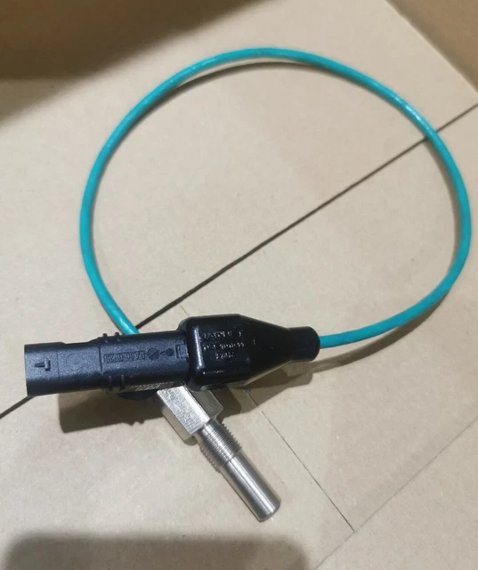 NEW GENUINE MERCEDES Benz Actros Engine Speed RPM Rotational Sensor ...