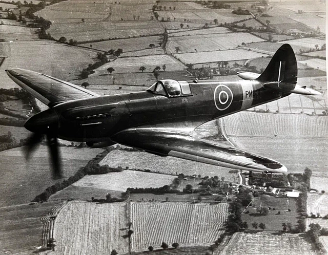 R.A.F: SUPERMARINE SPITFIRE Mk-Xix Original Press Photograph W/ Stamp £ ...