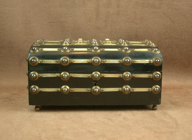 BEL ANCIEN COFFRET EN BOIS NOIRCI NACRE ET CABOCHONS NAPOLEON III XIXe ...