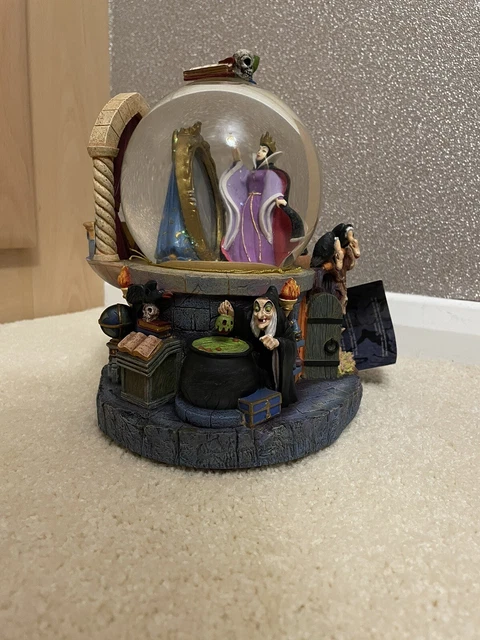 DISNEY VILLAINS SNOW White Evil Queen/Hag Mirror Mirror Snow Globe £90. ...