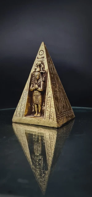 ANCIENT EGYPTIAN PYRAMIDS Statue of Great Pyramid Egyptian Pharaonic ...
