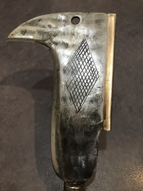 OUTIL ANCIEN SERPE serpette décorée outil de coupe vigneron faucille hache EUR 25,00 - PicClick FR