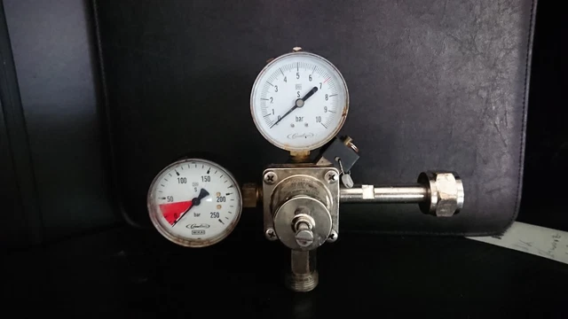 DRUCKMINDERER MANOMETER WIKA IMI Cornelius SK 083-005 Zapfhahn ...