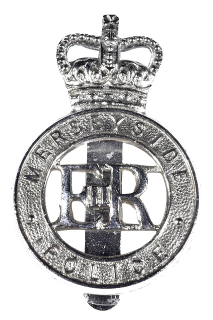 VINTAGE OLD OBSOLETE Queens Crown Merseyside Police Metal Cap Badge £9. ...