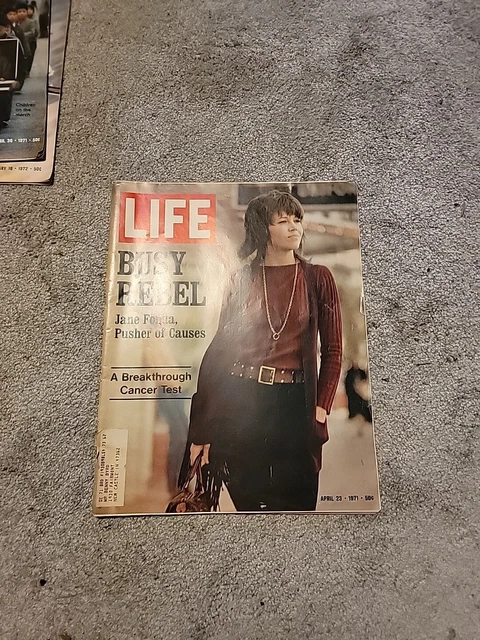 VINTAGE LIFE MAGAZINE April 23rd 1971 Busy Rebel Jane Fonda £3.95 ...